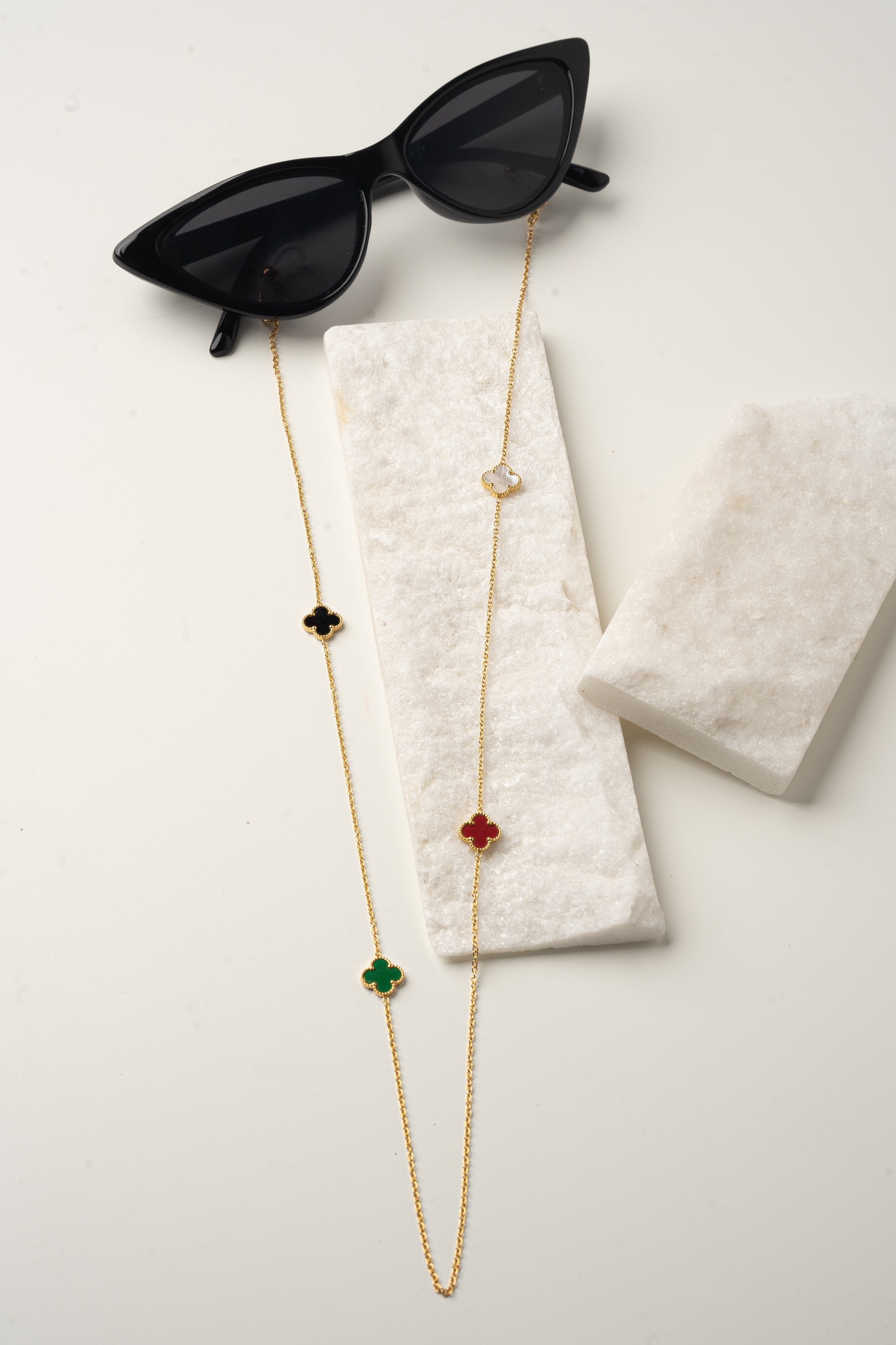 Glass Accessory - 4 Colored Flowers